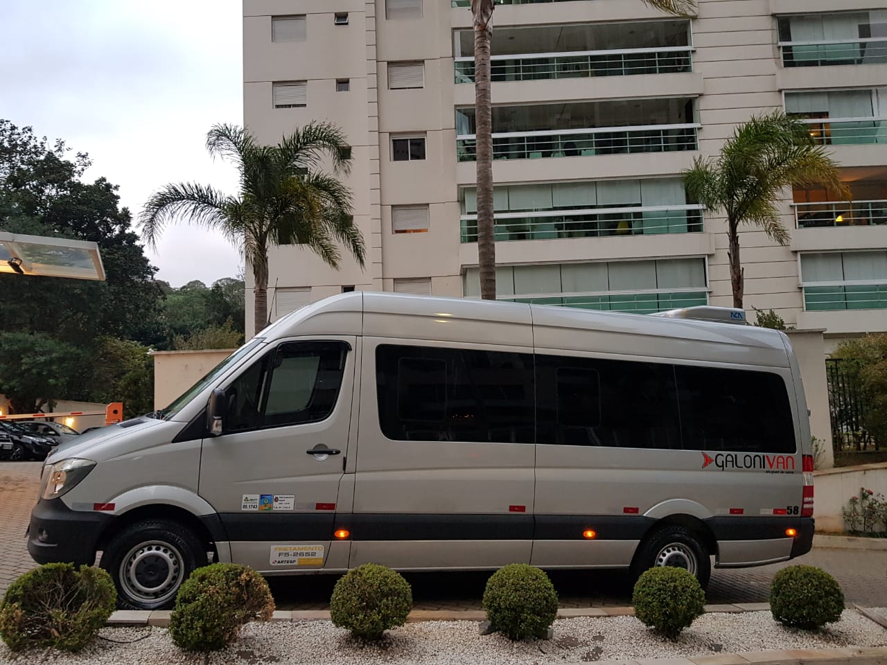 Van para Viagens e Turismo: Lazer e negócios - Galoni Van